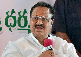 कांग्रेसी नेता ने भी हाथ काटने कि बात कही… - प्रवक्‍ता.कॉम - Pravakta.Com