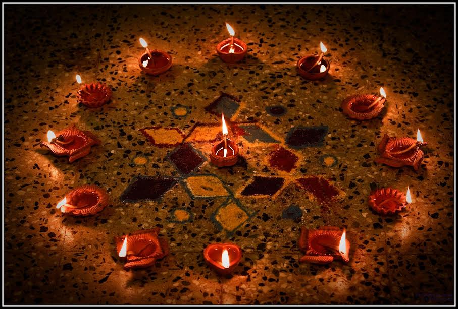 रोशनी की लहर बनाते हैं दीपावली के दीये | प्रवक्‍ता.कॉम - Pravakta.Com