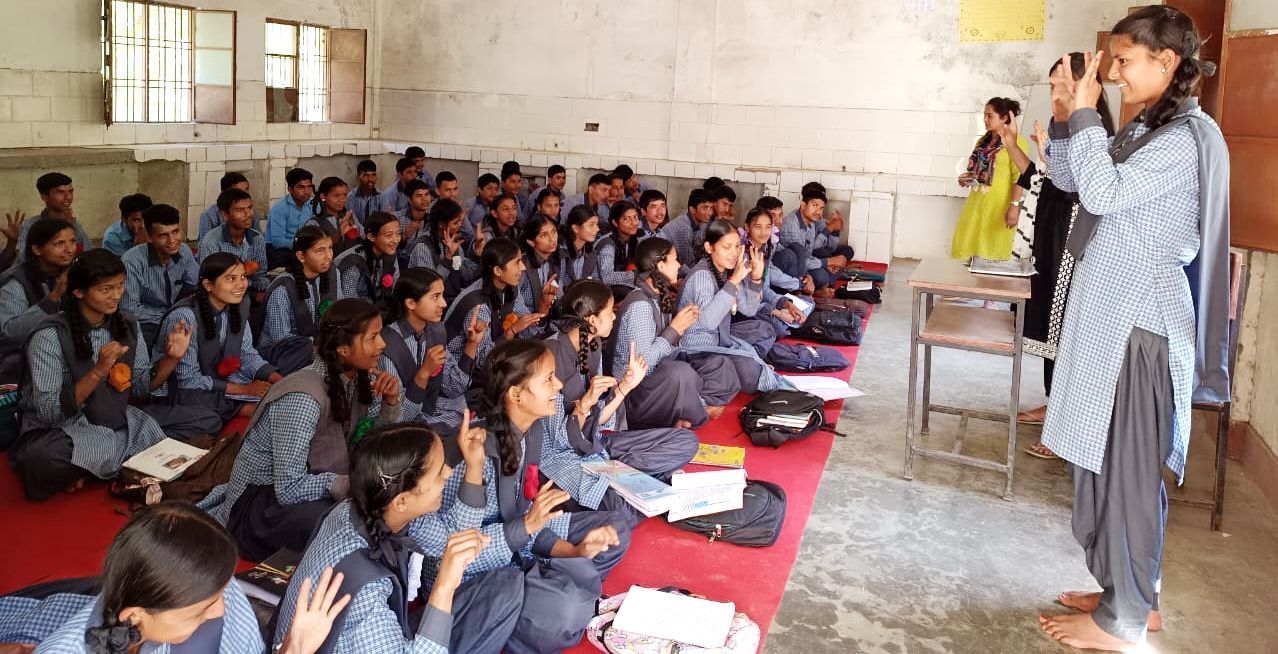 क्यों लड़कियों को ही स्कूल पहुँचने में चुनौतियां आती हैं? - प्रवक्‍ता ...